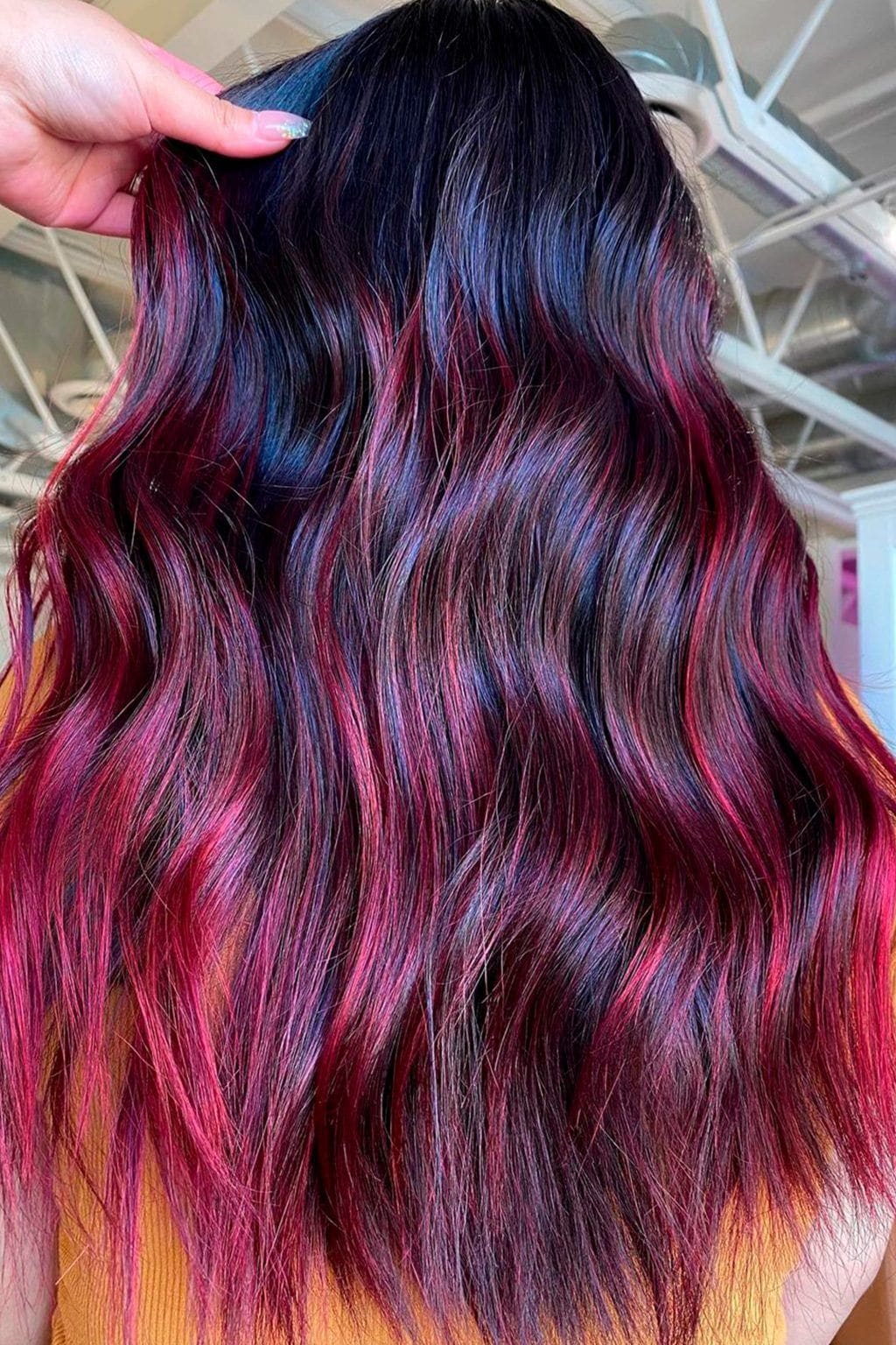 15 formas de llevar el cabello color borgoña esta temporada